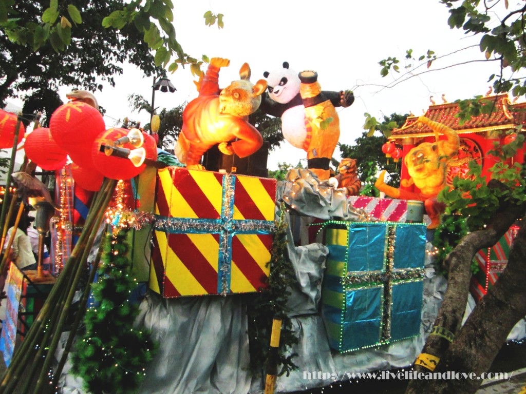 Paskotitap 2011- Christmas Lights and Sounds Float Parade | Live Life ...